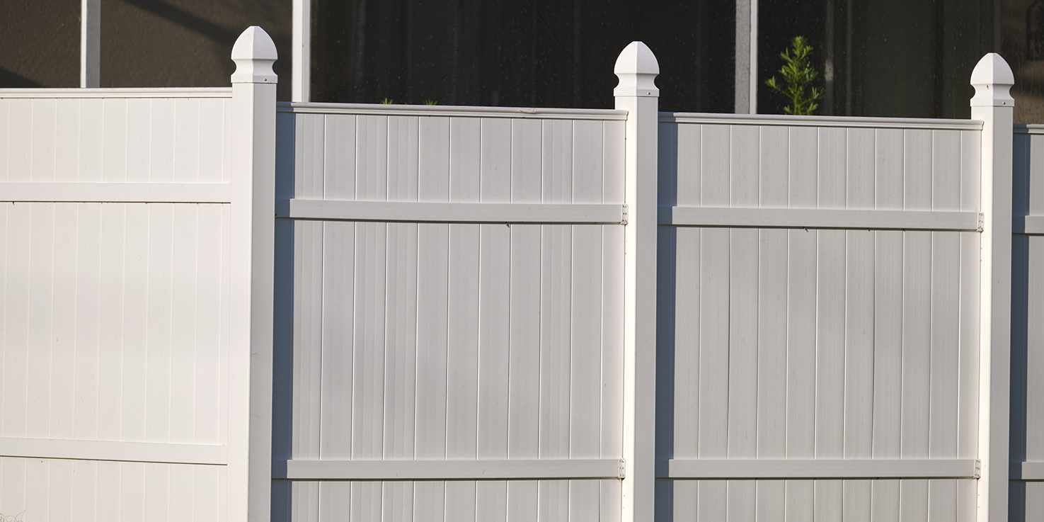 The Different Types of Privacy Fences - R&M Fence